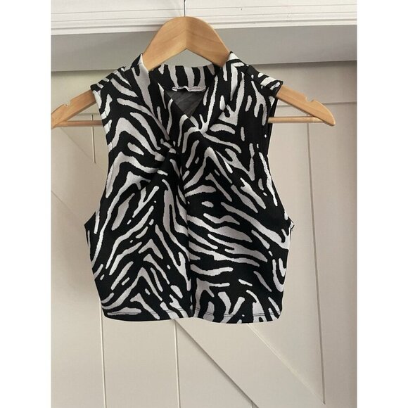 Zara | Tops | Zara Women Sleeveless Cross Over Crop Top Sm Blackwhite ...